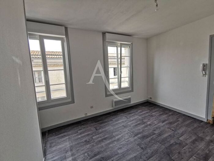 Centre Ville Nord, Rochefort : Appartement 2 pièces à louer