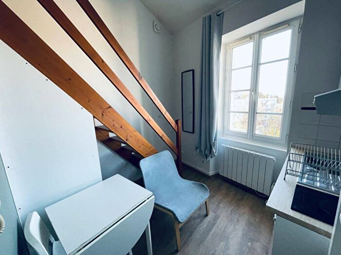 Appartement à louer - Champ de Mars-Bussatte-Victor Hugo, Angoulême - 1 pièce