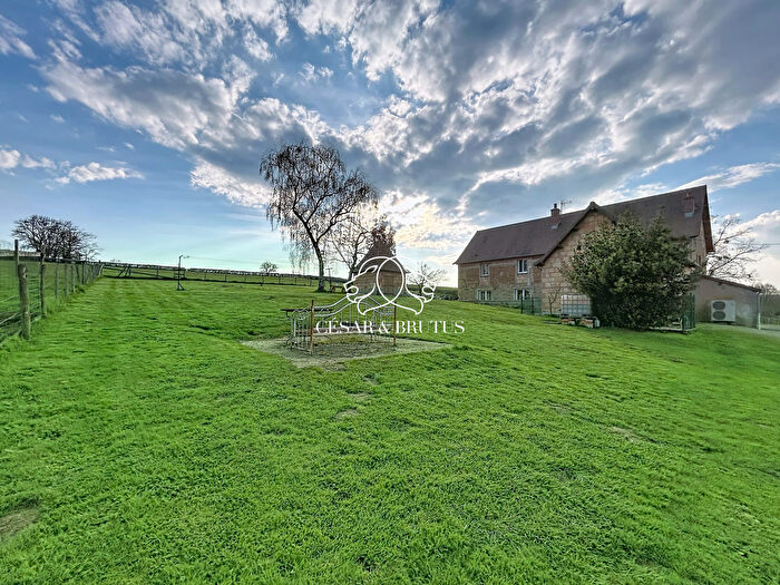 Maison à vendre - Saint-Didier-en-Brionnais - 7 pièces - 5 chambres