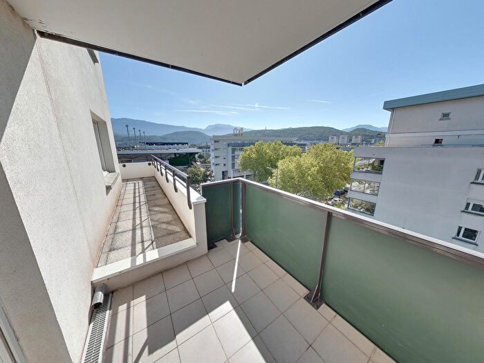 Appartement à vendre - Échirolles, Centre-ville - 2 pièces - 1 chambre