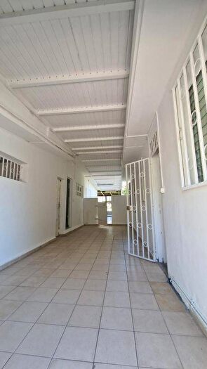 Maison à louer - Saint-Claude - 4 pièces - 3 chambres