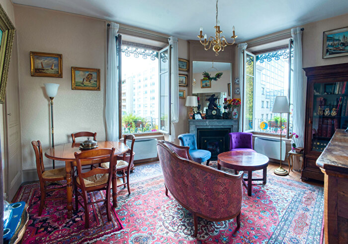 Appartement à vendre - Villeurbanne, Charmettes - 2 pièces - 1 chambre