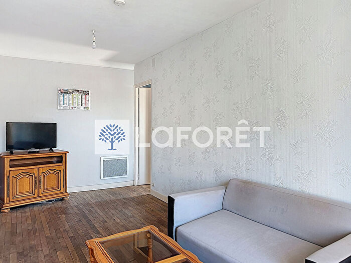 Appartement à louer - Saint-Varent - 3 pièces - 2 chambres