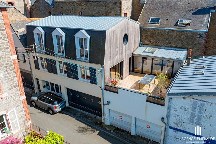 Maison à vendre - Dinard, Centre-ville, Plage de lEcluse, Pointe du Moulinet - 7 pièces - 6 chambres