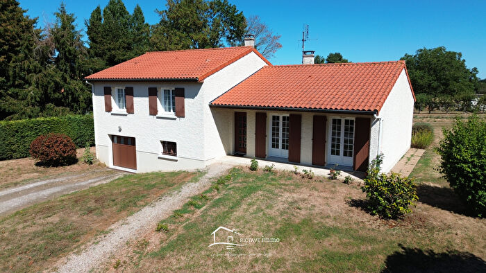 Lusignan : Maison 7 pièces à vendre