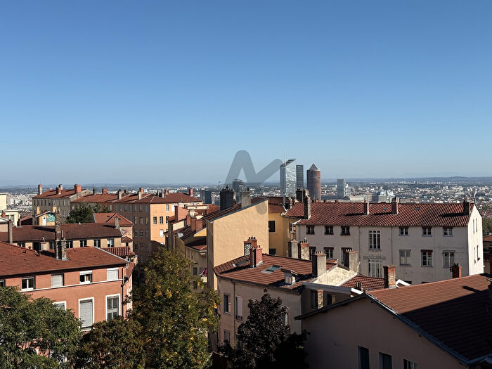 Appartement 6 pièces à Lyon 1er, Haut, Coeur des Pentes, à vendre