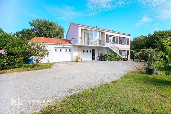 Maison 5 pièces à vendre à Saint-Urbain