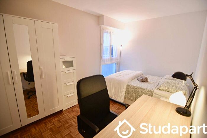 Appartement à louer - Chaufferie, Mont-Saint-Aignan - 1 pièce - 3 chambres