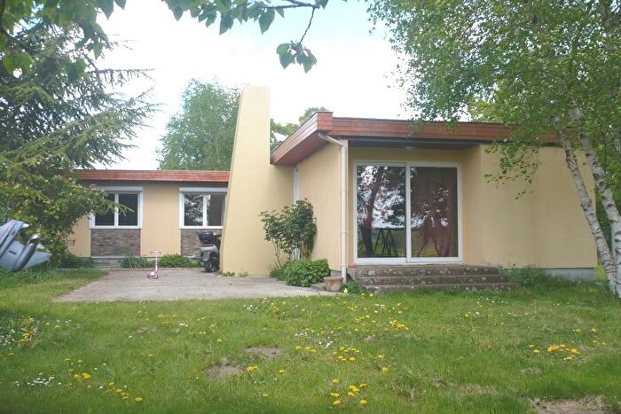 Maison à louer - Favrieux - 5 pièces - 2 chambres