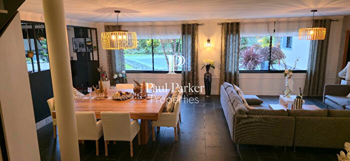 Maison à vendre - Arnage - 9 pièces - 5 chambres