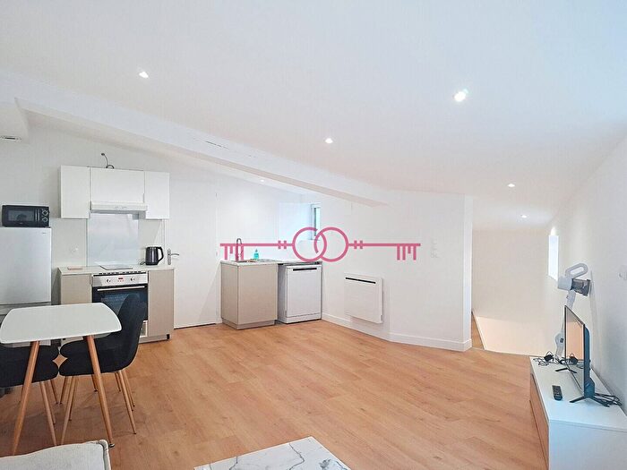 Maison à louer - Centre-Léon Bourgeois, Châlons-en-Champagne - 2 pièces - 1 chambre