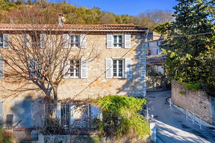 Maison à vendre - Signes - 7 pièces - 5 chambres