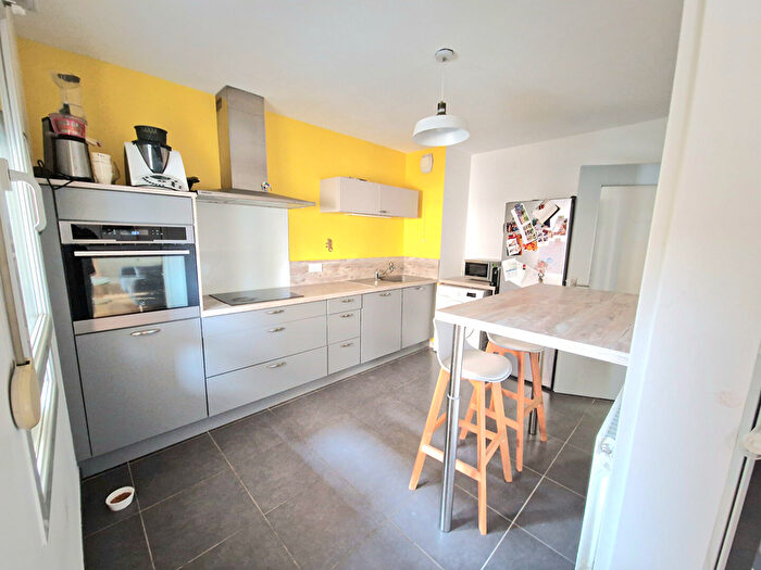 Appartement à vendre - Oullins, Centre-ville - 4 pièces - 3 chambres