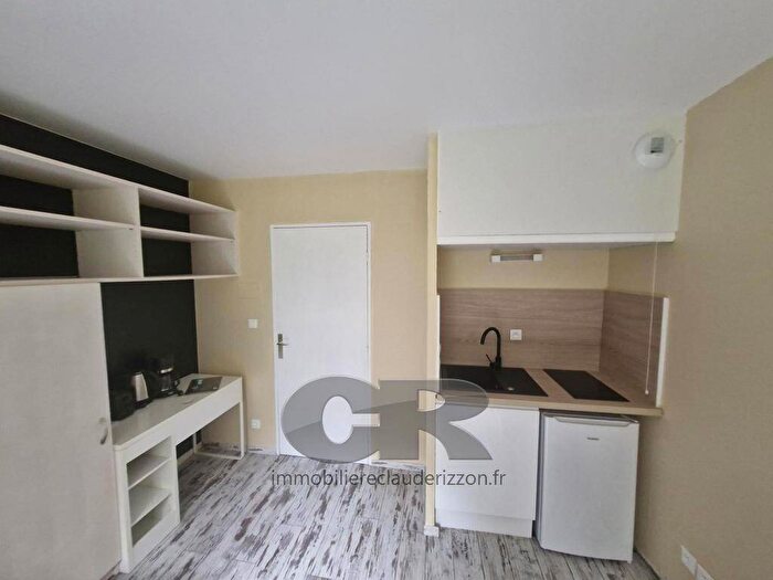 Devant les Ponts, Metz : Appartement 1 pièce à louer