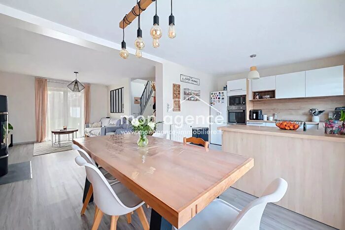Maison 8 pièces à Neufbosc, à vendre