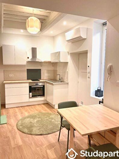 Appartement à louer - Centre-Ancienne Ville, Metz - 3 pièces - 2 chambres