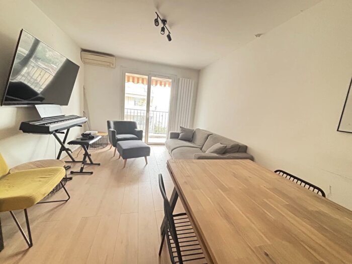 Appartement à louer - Nice, Arenas - 4 pièces - 3 chambres