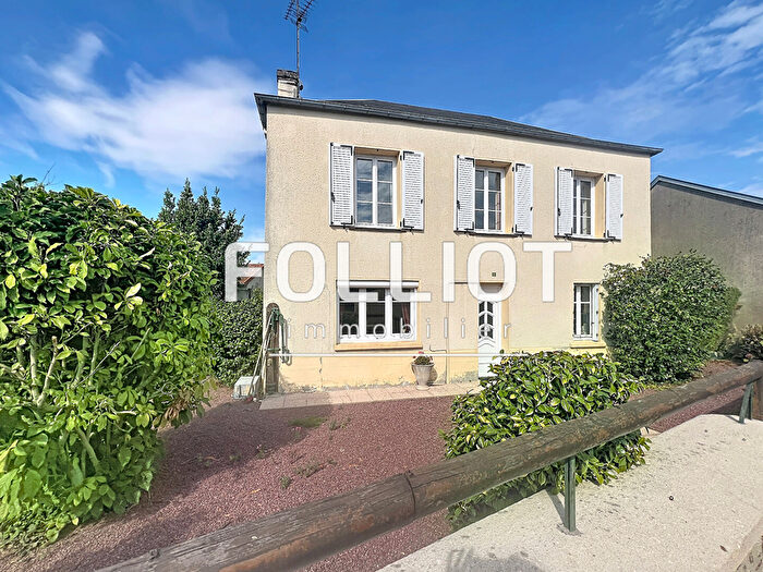 Saint-Clair-sur-l'Elle : Maison 6 pièces à vendre