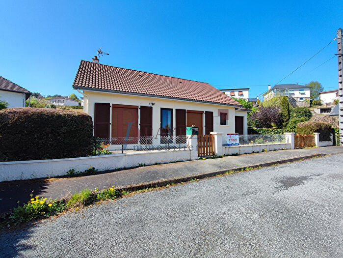 Maison 4 pièces à Ussel, à vendre