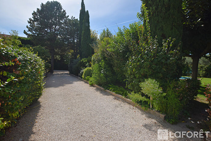 Maison à vendre - Cabannes - 5 pièces - 3 chambres