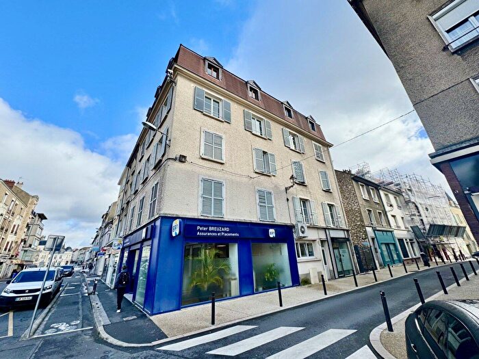 Appartement à louer - Rive de Seine Sud Est, Melun - 2 pièces - 1 chambre