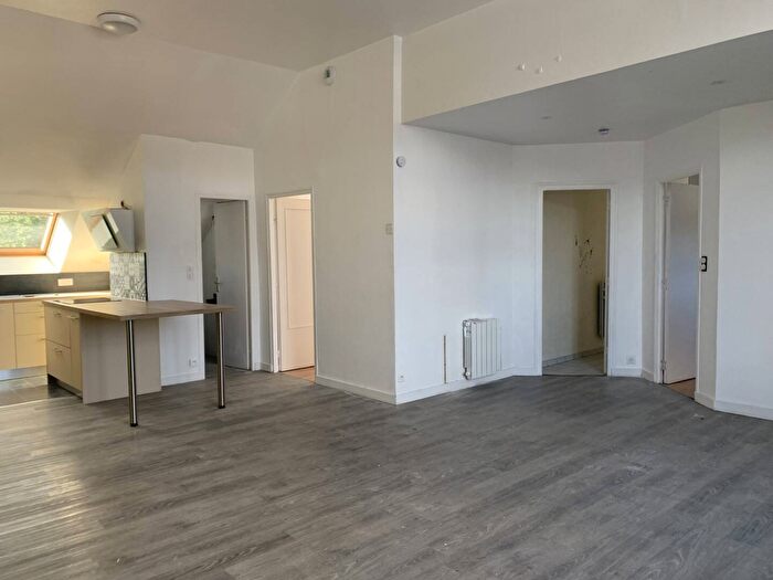 Appartement à louer - Pontivy - 4 pièces - 3 chambres