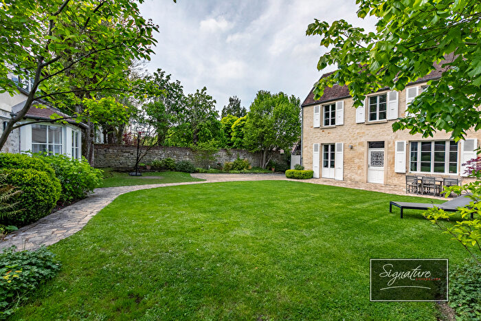 Maison à vendre - Fleurines - 7 pièces - 5 chambres