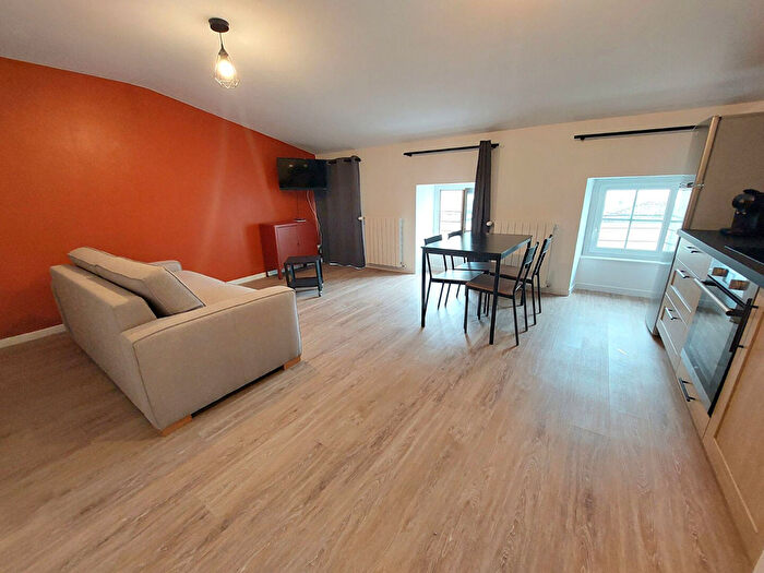 Appartement 1 pièce à louer à Saint-Jean-d'Angély