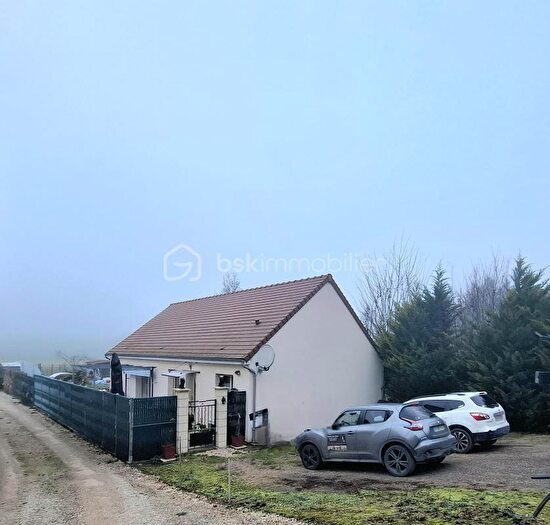 Maison 4 pièces à vendre à Vauchassis