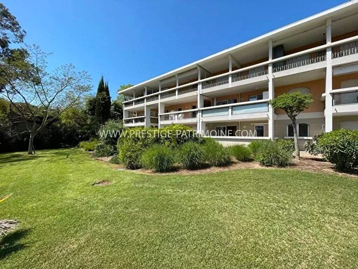 Appartement à louer - Croix des Gardes, Cannes - 2 pièces - 1 chambre