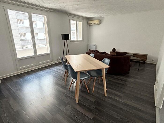 Appartement 3 pièces à louer - Grenoble, Eaux-Claires, Mistral