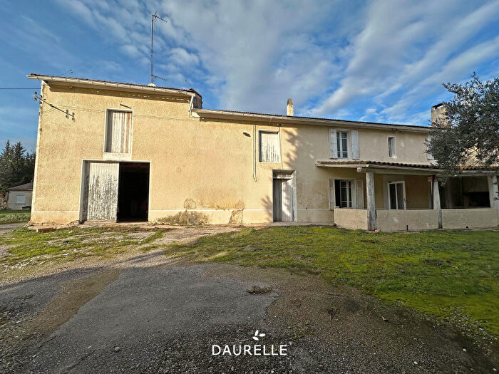 Maison à vendre - Châteaurenard, Centre-ville - 4 pièces - 3 chambres