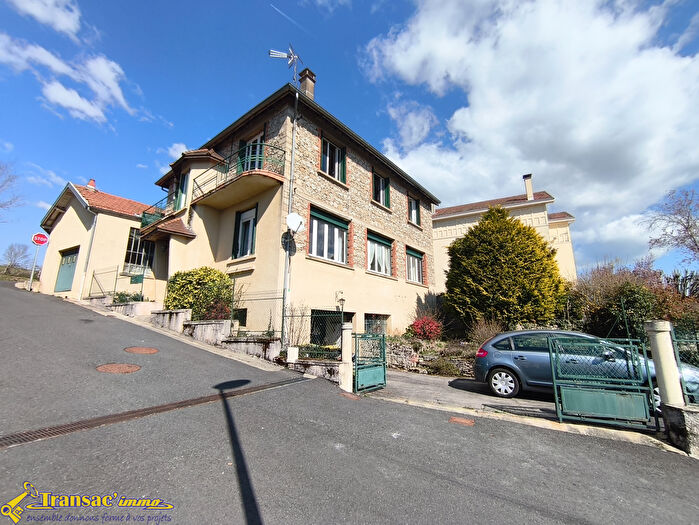 Maison à vendre - Saint-Rémy-sur-Durolle - 6 pièces - 4 chambres