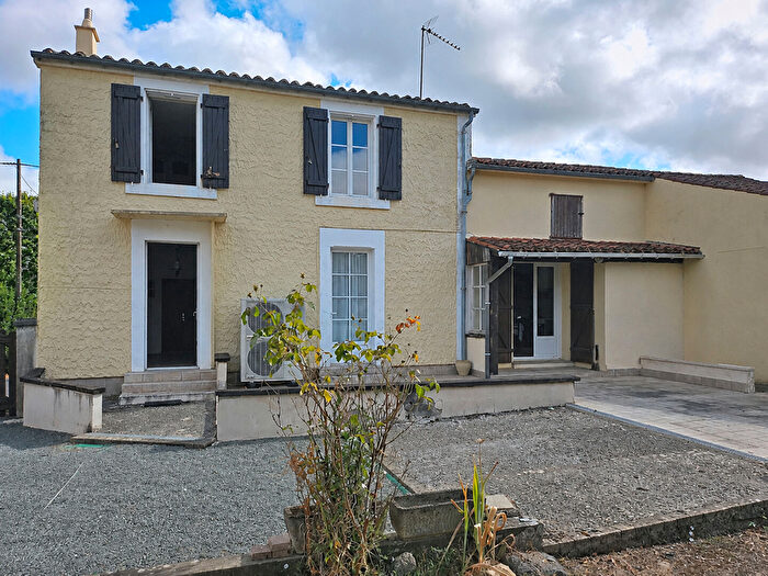 Saint-Michel-le-Cloucq - Maison 6 pièces à vendre