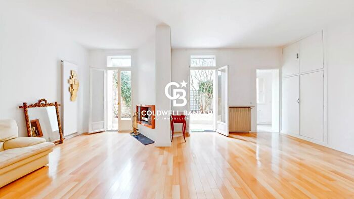 Appartement à vendre - Montrouge, Porte de Châtillon - 5 pièces - 3 chambres