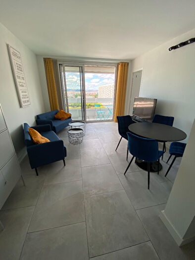 Appartement à louer - Bron, Les Essarts - 5 pièces - 1 chambre