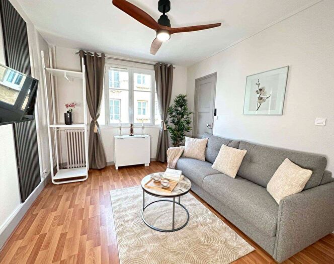 Appartement à louer - Vaugirard-Parc des Expositions, Paris ème arrondissement - 1 pièce