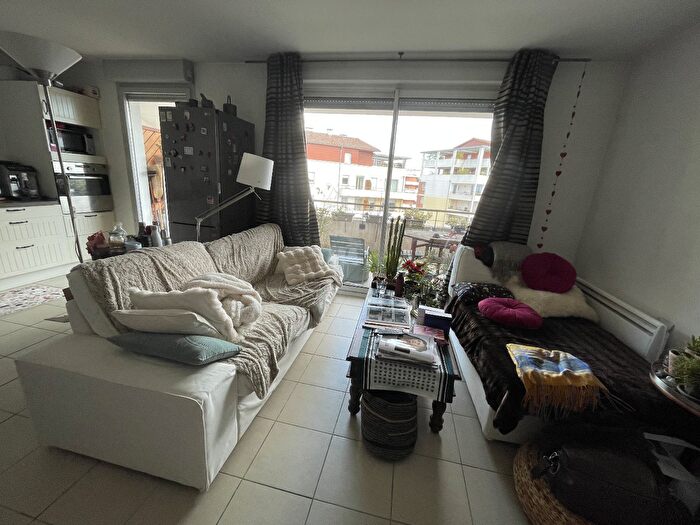 Maisons à vendre et appartements à louer - 1
