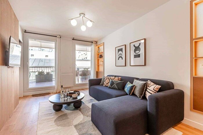 Appartement à louer - Montmartre, Paris ème arrondissement - 4 pièces - 2 chambres