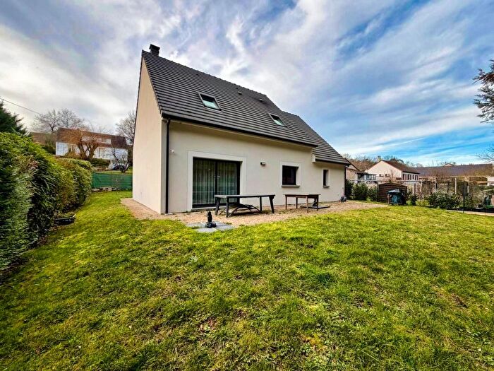 Maison à vendre - Saint-Pierre-lès-Nemours - 6 pièces - 4 chambres