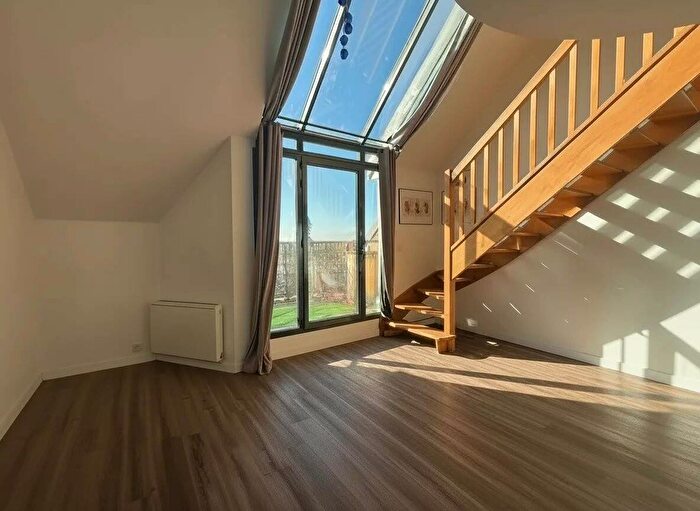 Appartement à louer - Haut Saumon-Bel Air, Chartres - 4 pièces - 3 chambres