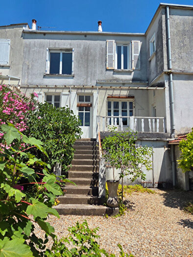 Angoulême, Saint-Ausone, Saint-Martin : Maison 8 pièces à vendre