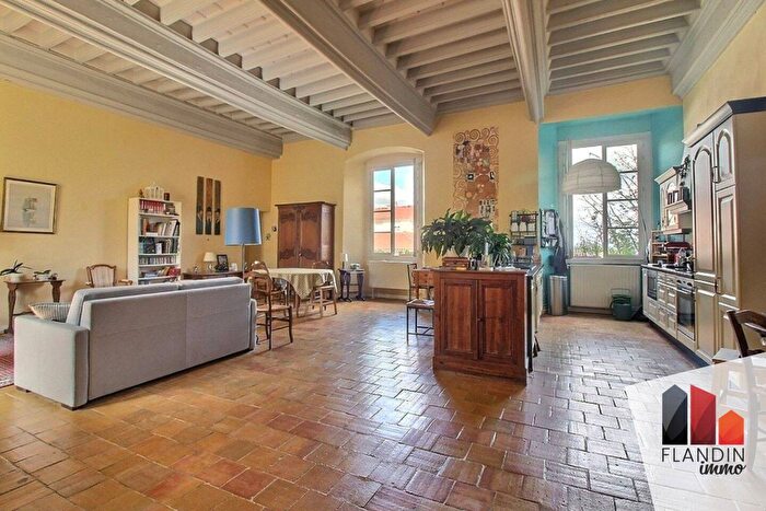 Appartement à louer - Charly - 4 pièces - 3 chambres