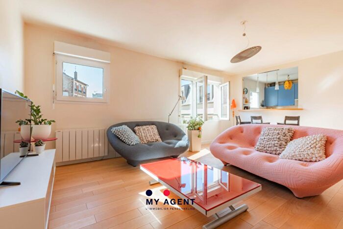 Appartement à vendre - Châtillon, Centre-ville, Sarments - 6 pièces - 4 chambres