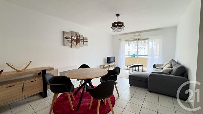 Appartement à louer - Dax, Saint-Pierre - 4 pièces - 3 chambres