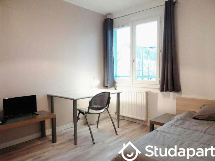 Les Terrasses-Axe Majeur-Lauterne, Cergy - Appartement 1 pièce à louer