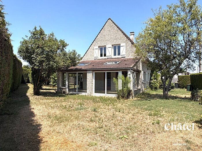 Thiers-sur-Thève - Maison 5 pièces à vendre