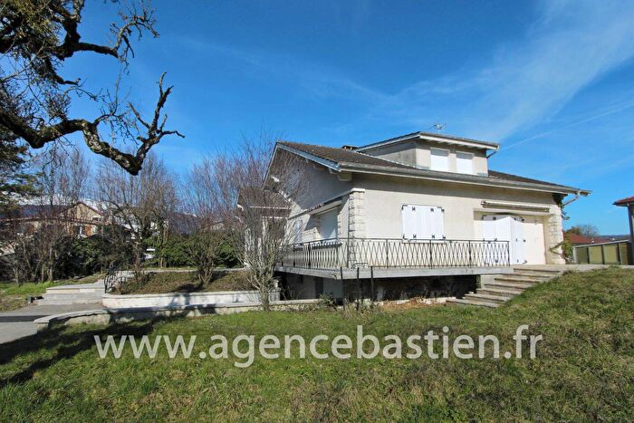 Maison à louer - Ségny - 6 pièces - 5 chambres