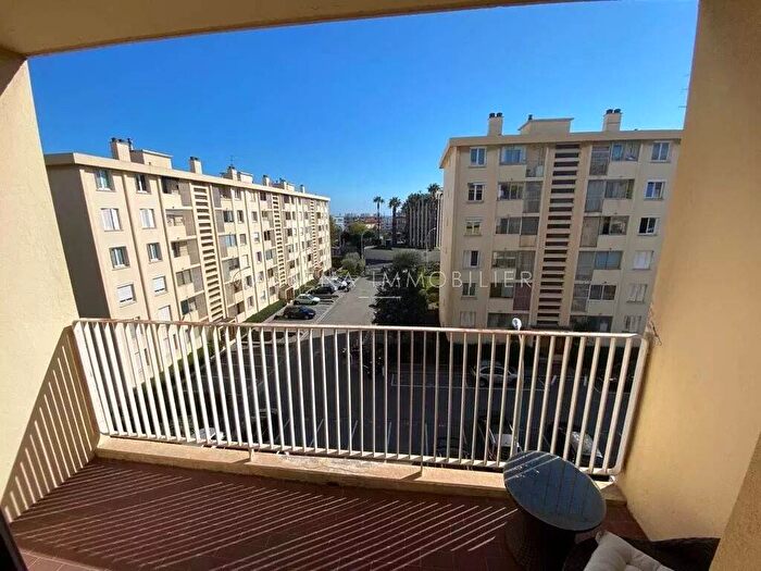 Appartement à louer - Caucade, Sainte Marguerite, Nice - 2 pièces - 1 chambre