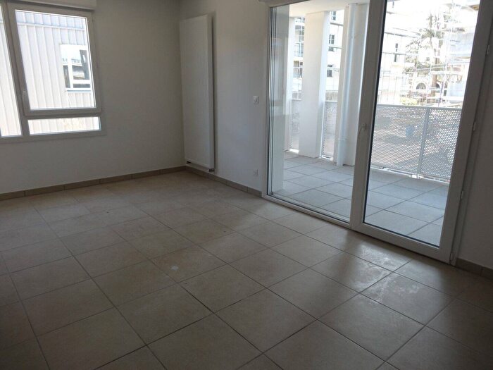 Appartement à louer - Lyon ème - 3 pièces - 2 chambres